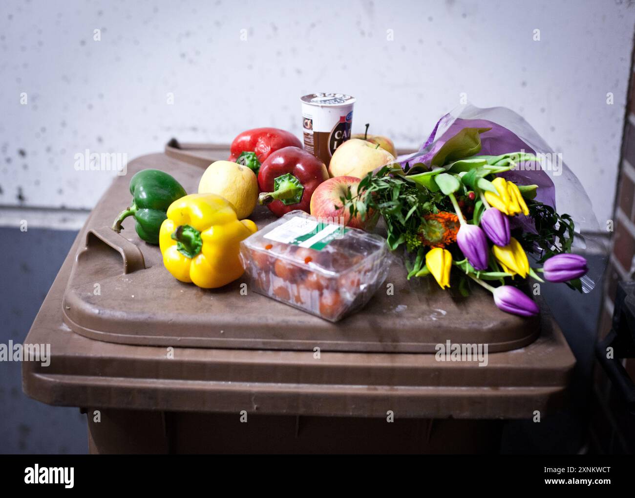 Food waste campaign hi-res stock photography and images - Alamy