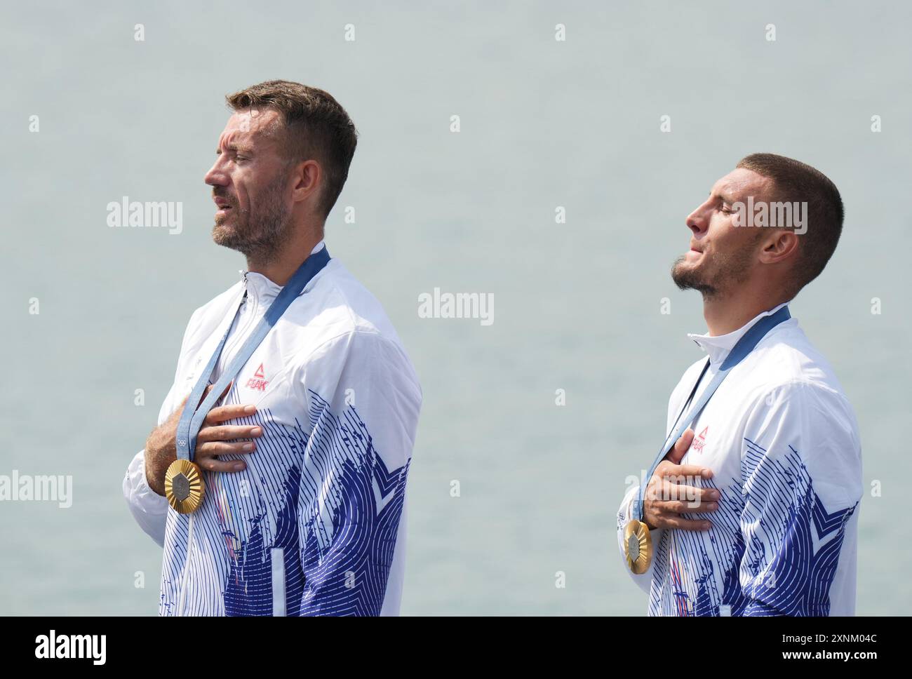 (240801) -- VAIRES-SUR-MARNE, Aug. 1, 2024 (Xinhua) -- Gold medalists ...