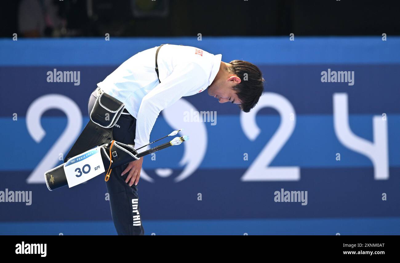 Paris, France. 1st Aug, 2024. Nakanishi Junya of Japan acknowledges the audience after the men's ...