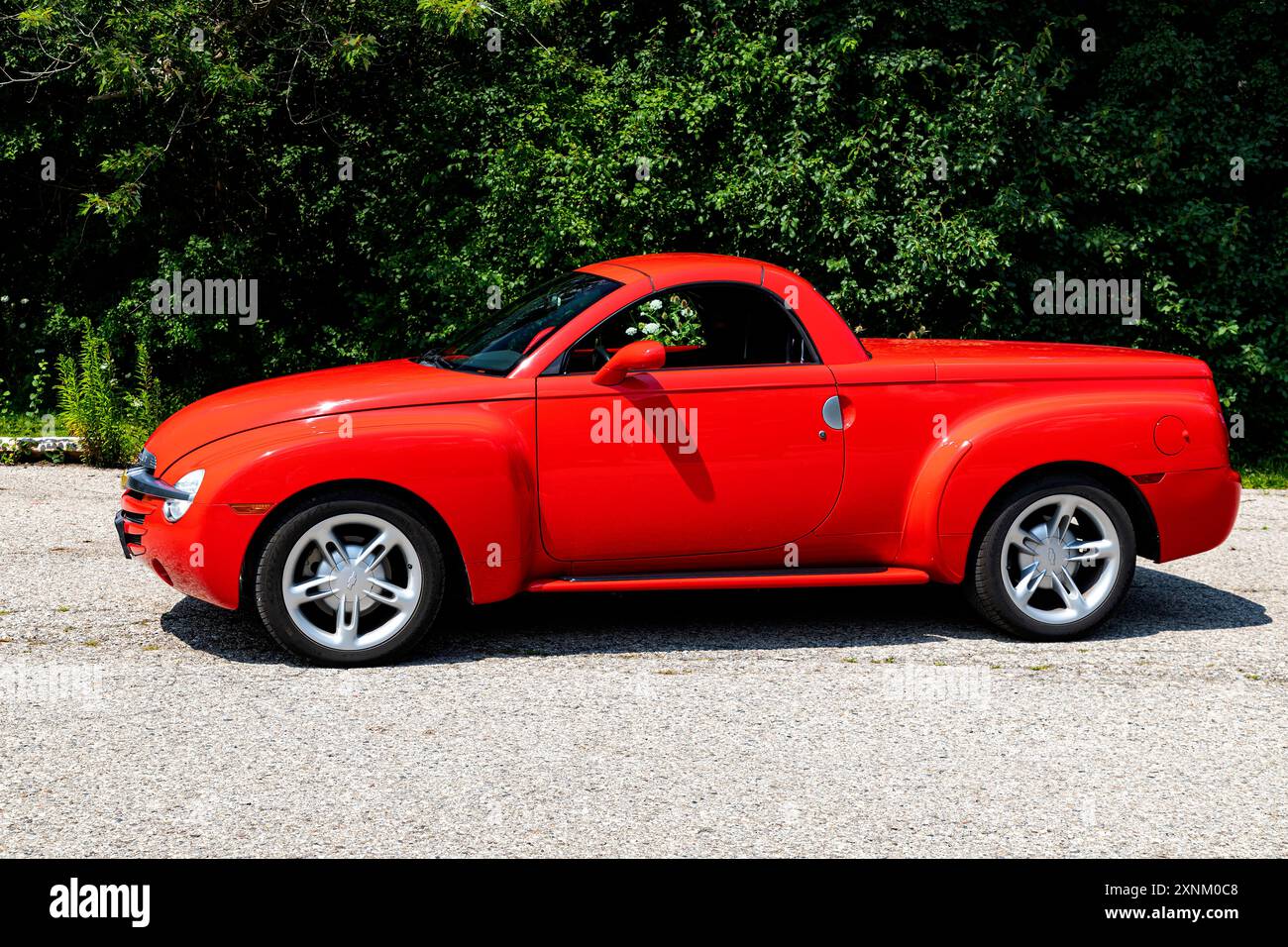 2005 Chevrolet SSR (Super Sport Roadster) on pavement Stock Photo - Alamy