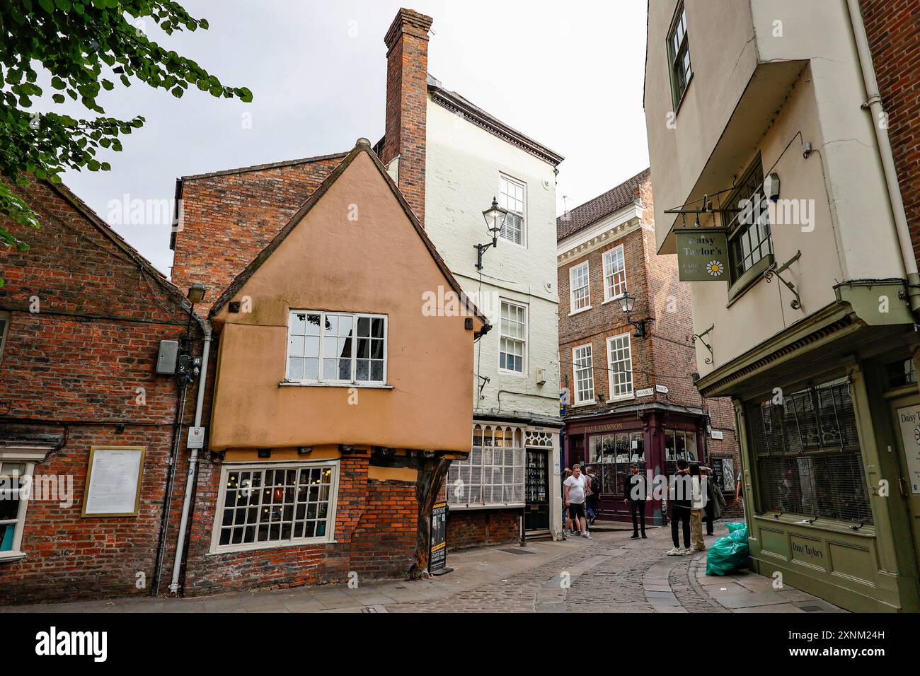The Shambles, a medieval street in York City centre, Yorkshire, England ...