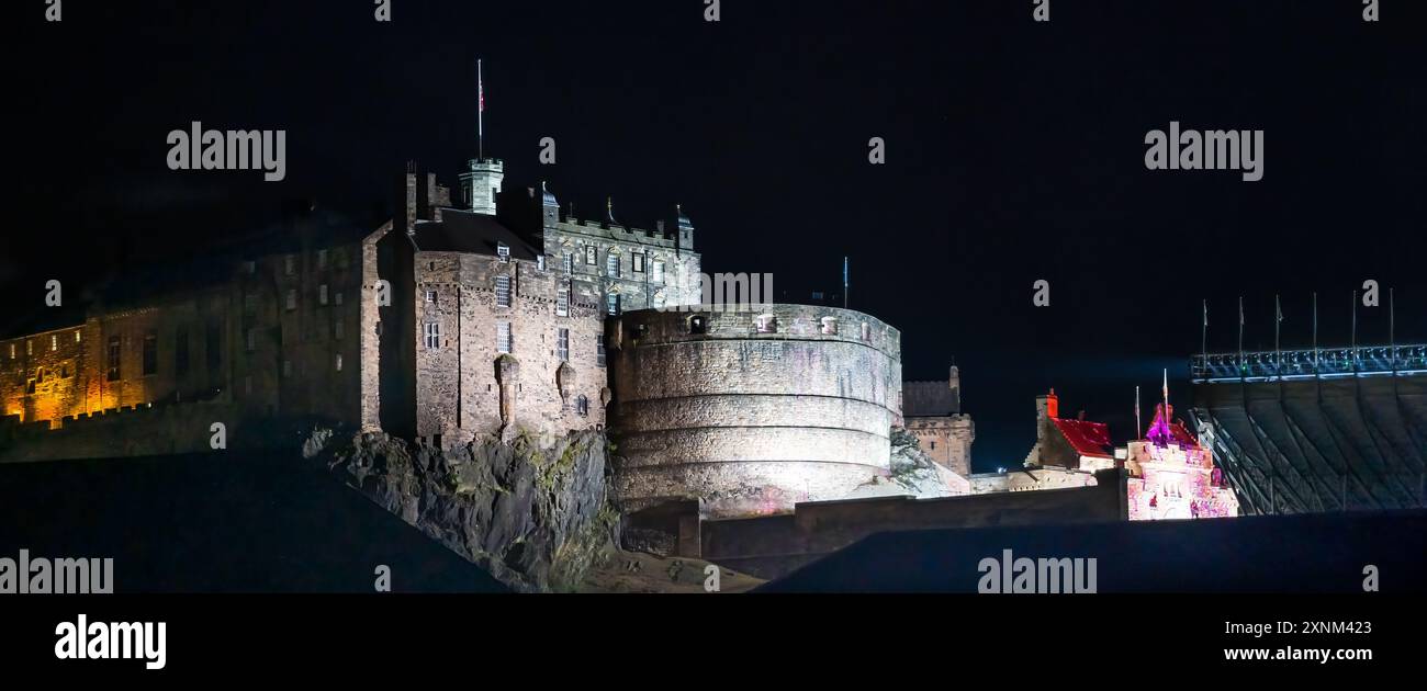 Edinburgh Castle lit up at night, Edinburgh, Scotland, UK Stock Photo ...