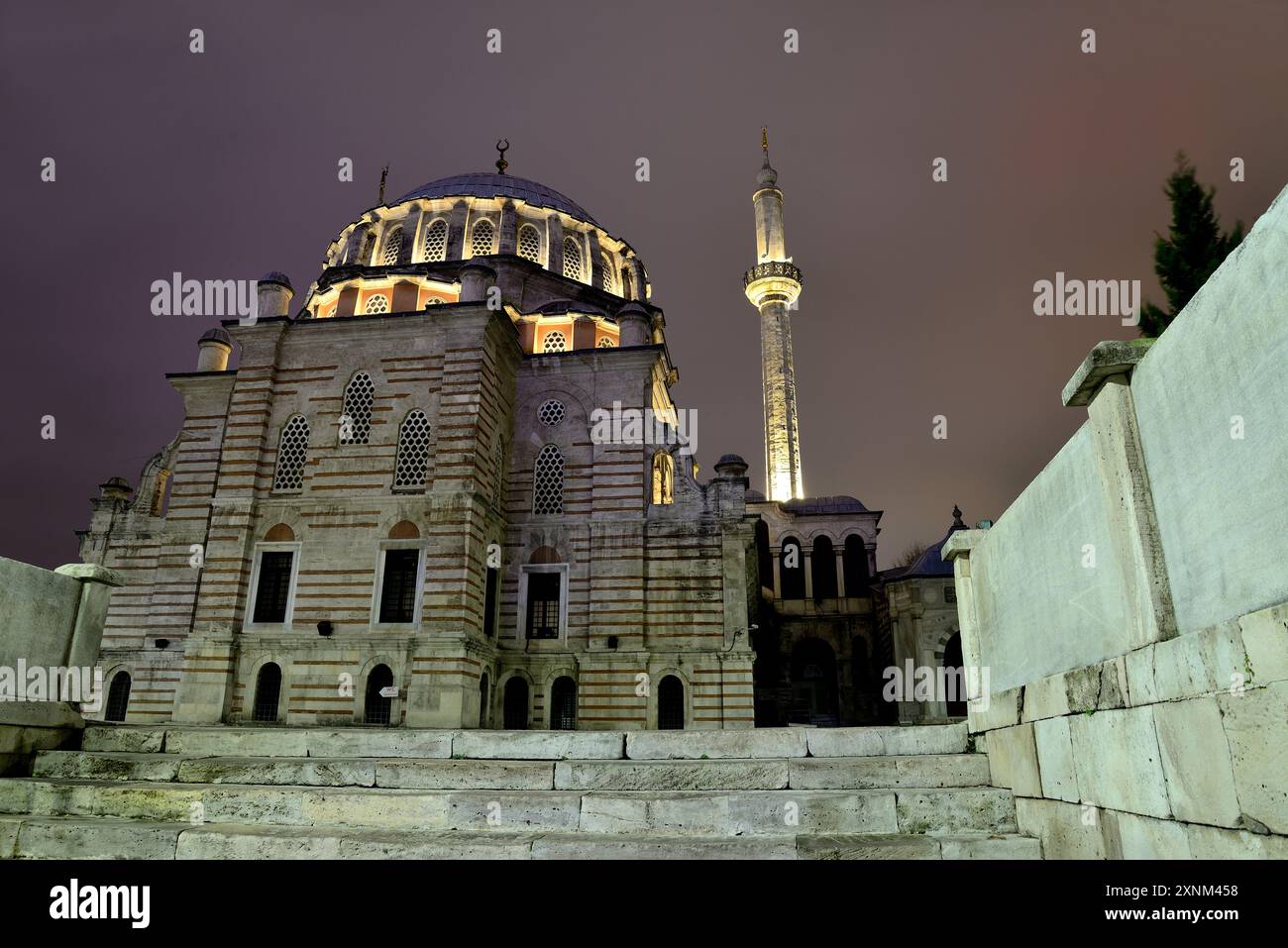 Laleli Camii. Laleli mosque in Istanbul, Turkey Stock Photo - Alamy