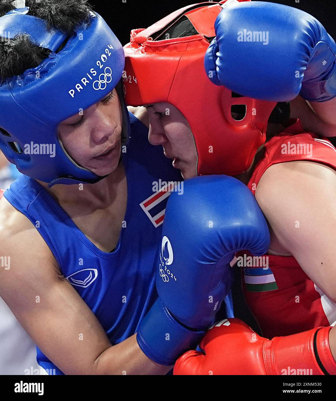 Round 1 boxing hi-res stock photography and images - Alamy