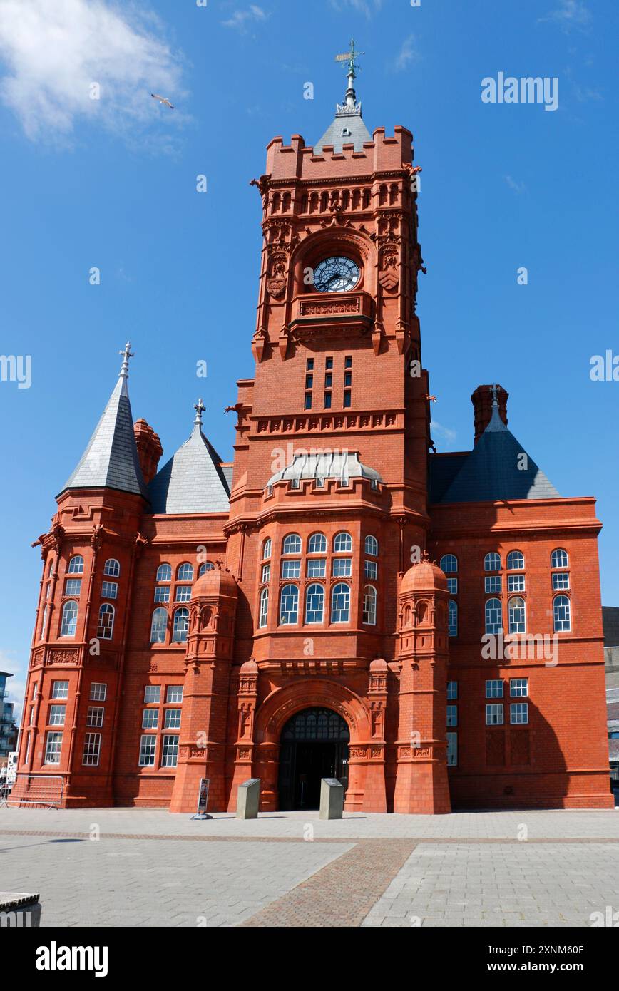 Pierhead Building (Welsh Big Ben) (Adeilad y Pierhead) with restored ...