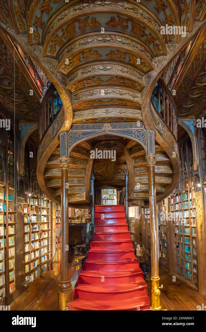 Famous livraria lello irmão hi-res stock photography and images - Alamy