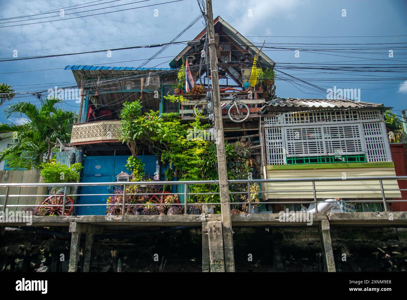 Wooden slums on stilts hi-res stock photography and images - Alamy