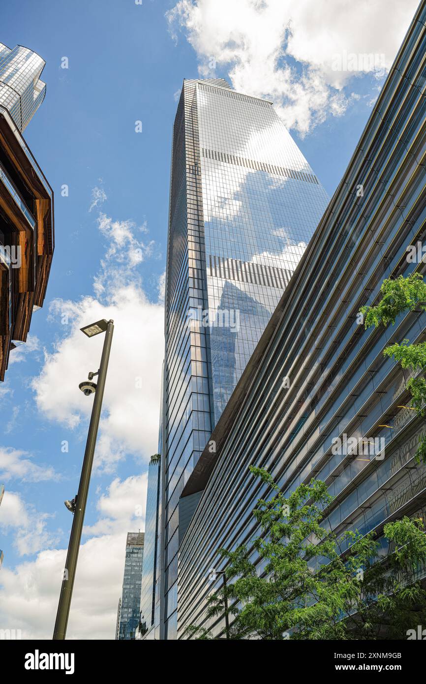 10 Hudson Yards is The First Tower To Be Completed At The Hudson Yards ...