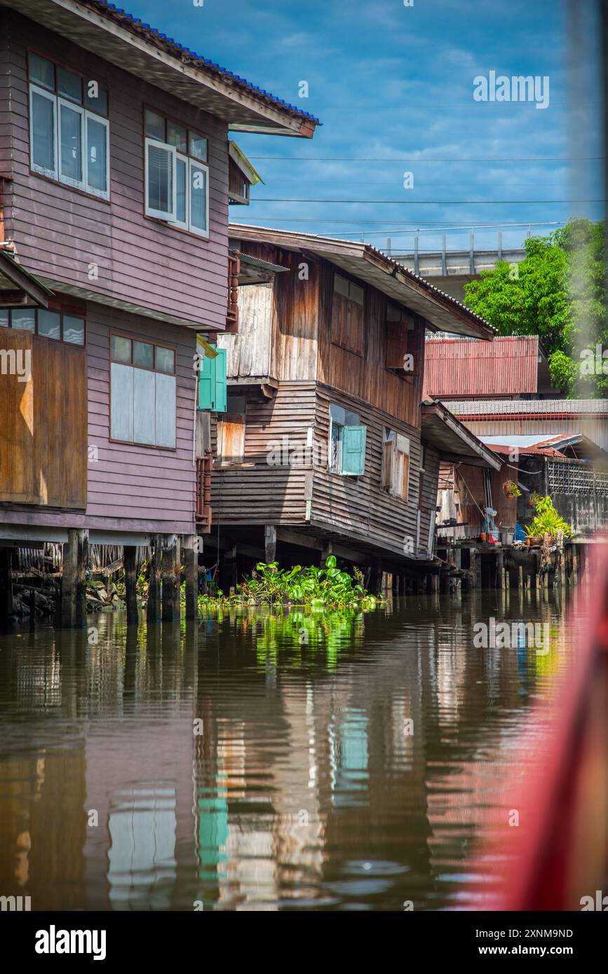 Slums on the water in Bangkok Stock Photo - Alamy
