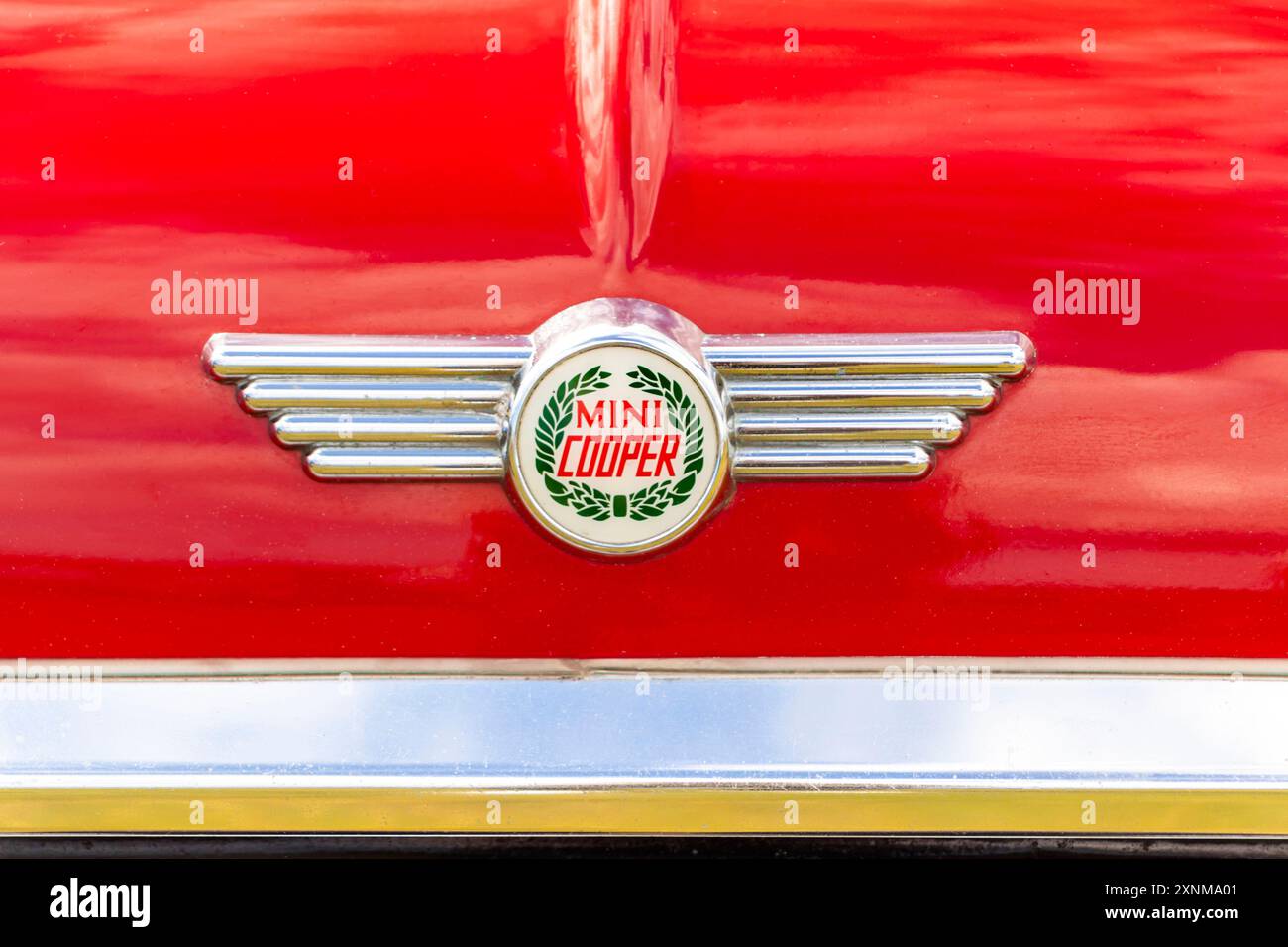 Mini cooper badge hi-res stock photography and images - Alamy