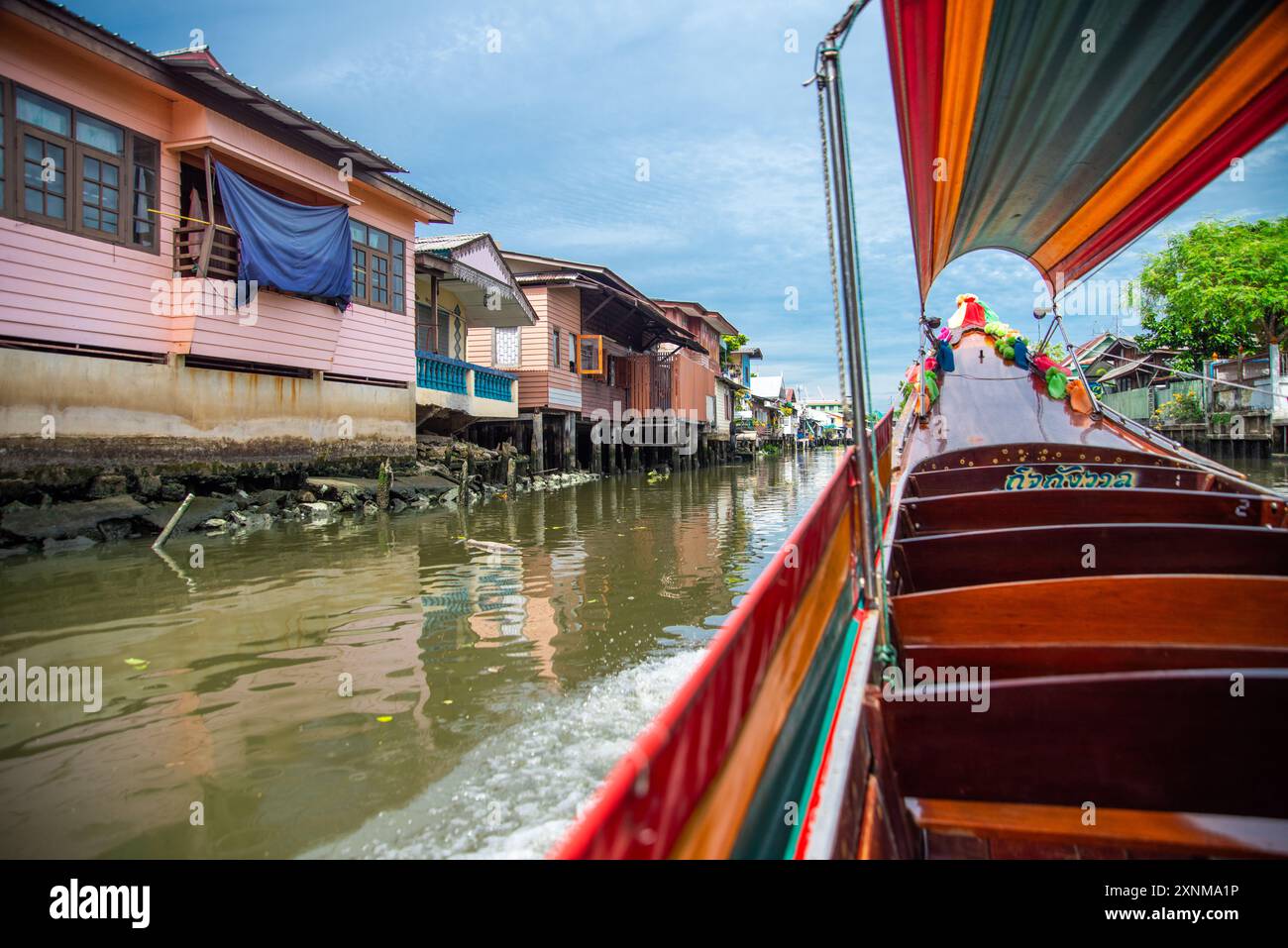 Thai slum houses hi-res stock photography and images - Alamy