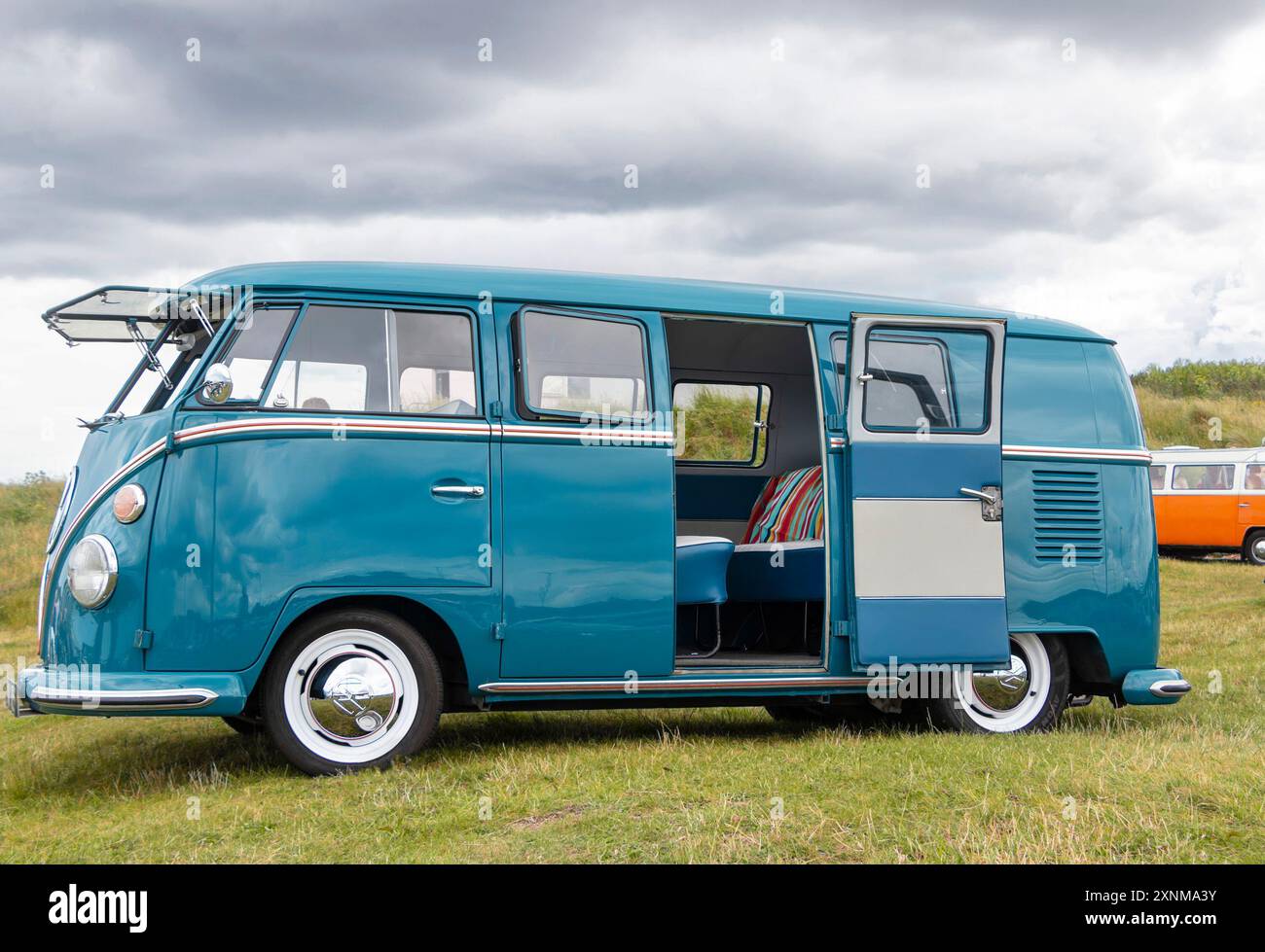 classic green blue vintage 1967 volkswagen VW splitty split screen ...