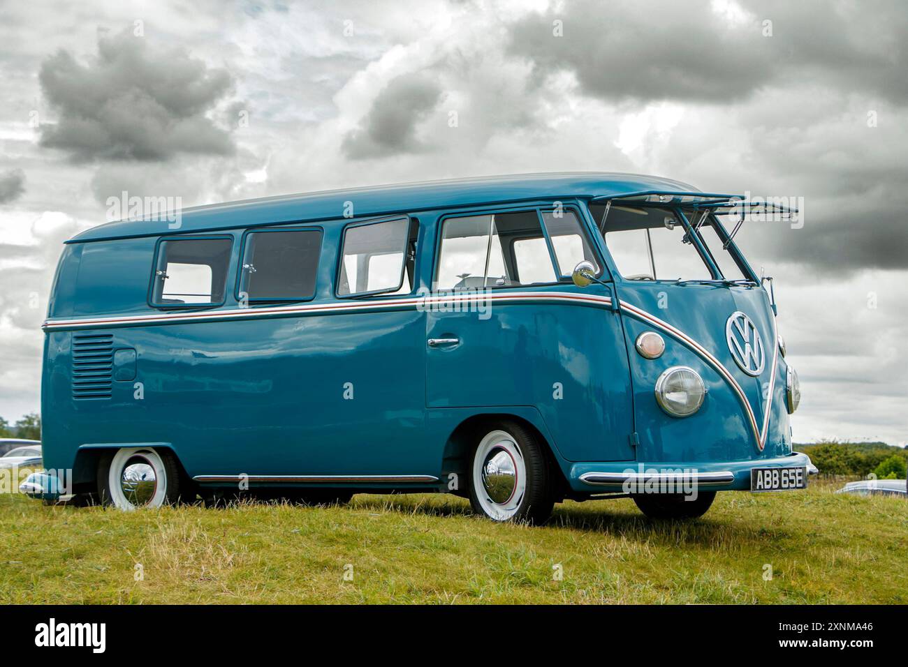 classic green blue vintage 1967 volkswagen VW splitty split screen ...