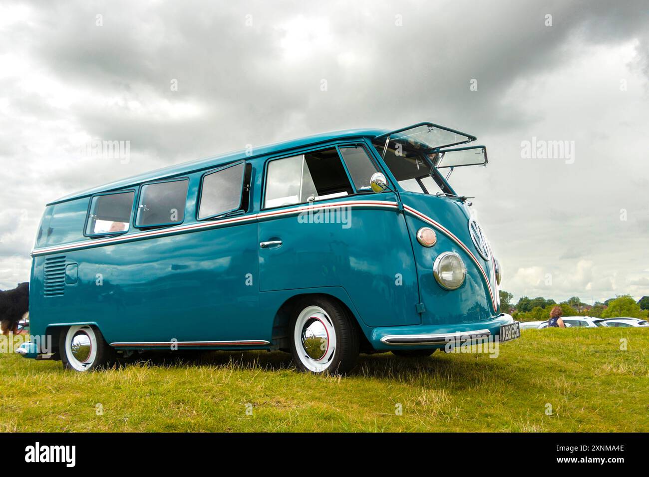 classic green blue vintage 1967 volkswagen VW splitty split screen ...
