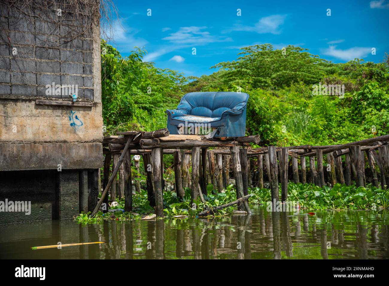 Wooden slums on stilts hi-res stock photography and images - Alamy