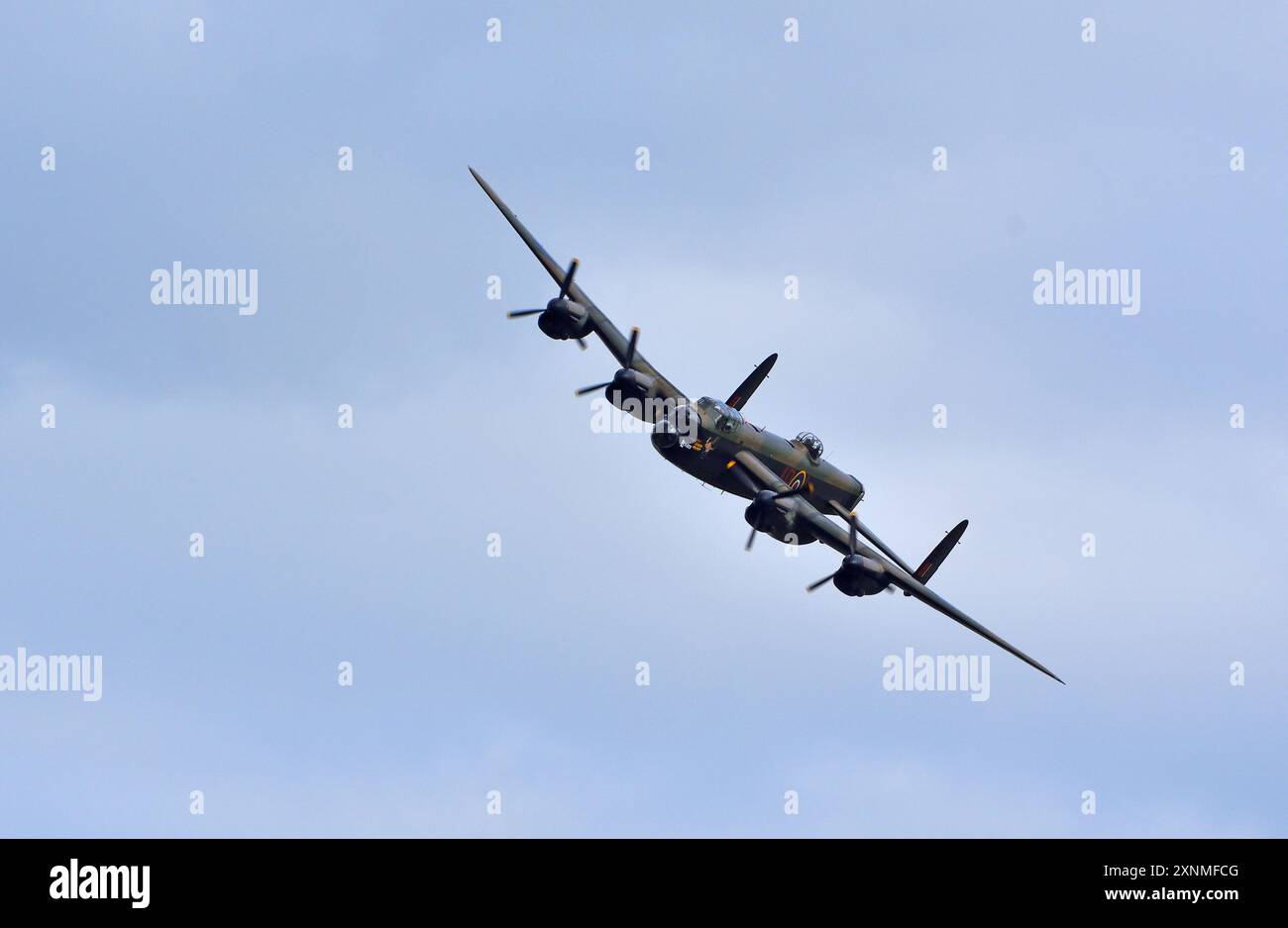 World war two vintage airplane hi-res stock photography and images - Alamy