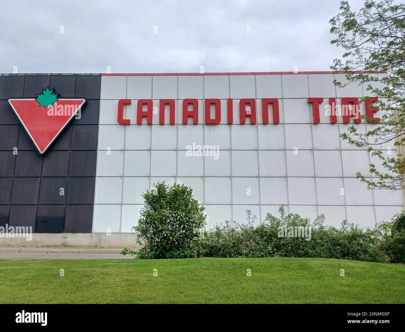 Toronto, ON, Canada – May 2, 2024: Canadian Tire storefront. Canadian ...