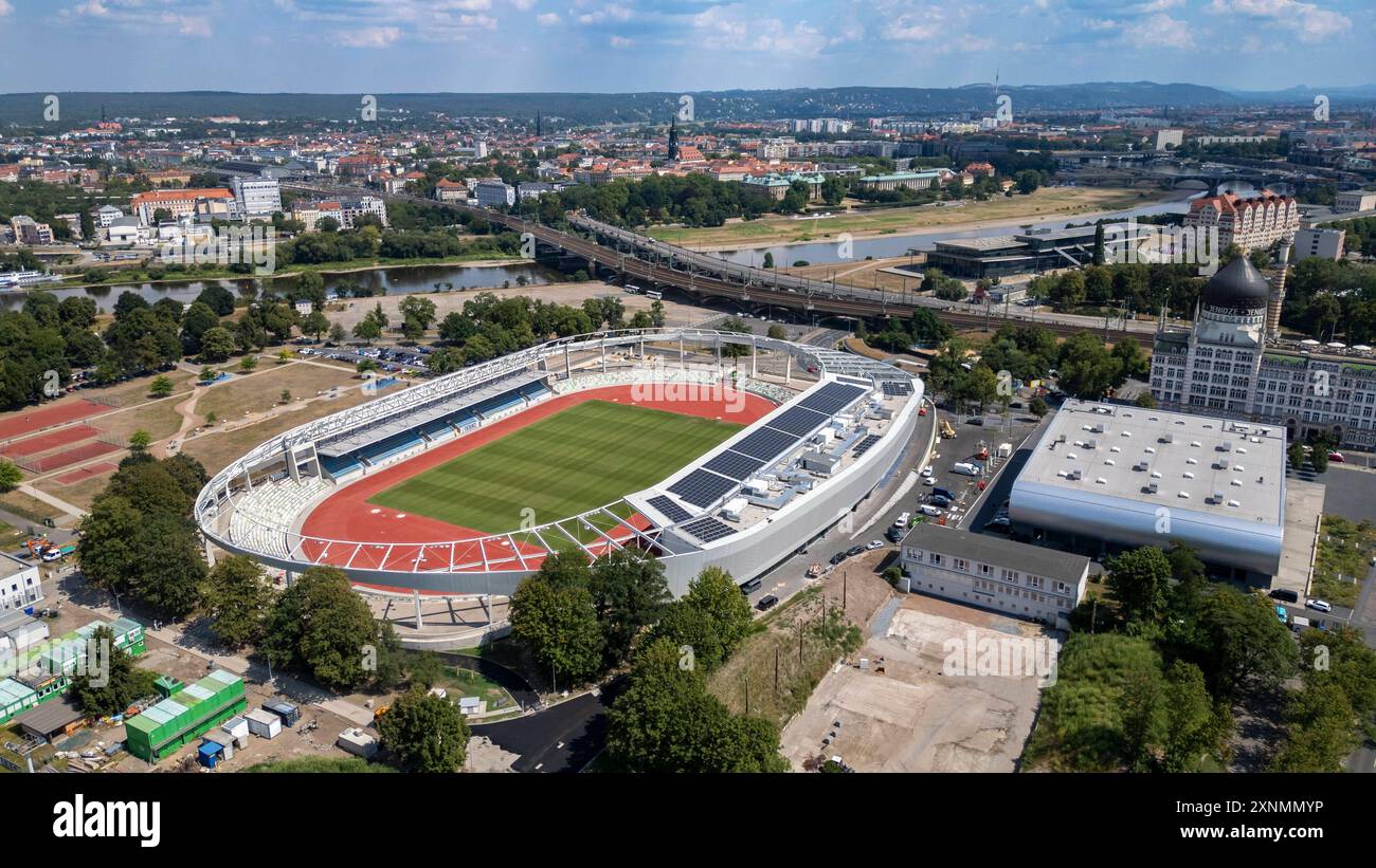 01.08.2024, Deutschland, Sachsen, Dresden, auf dem Foto in der mitte ...