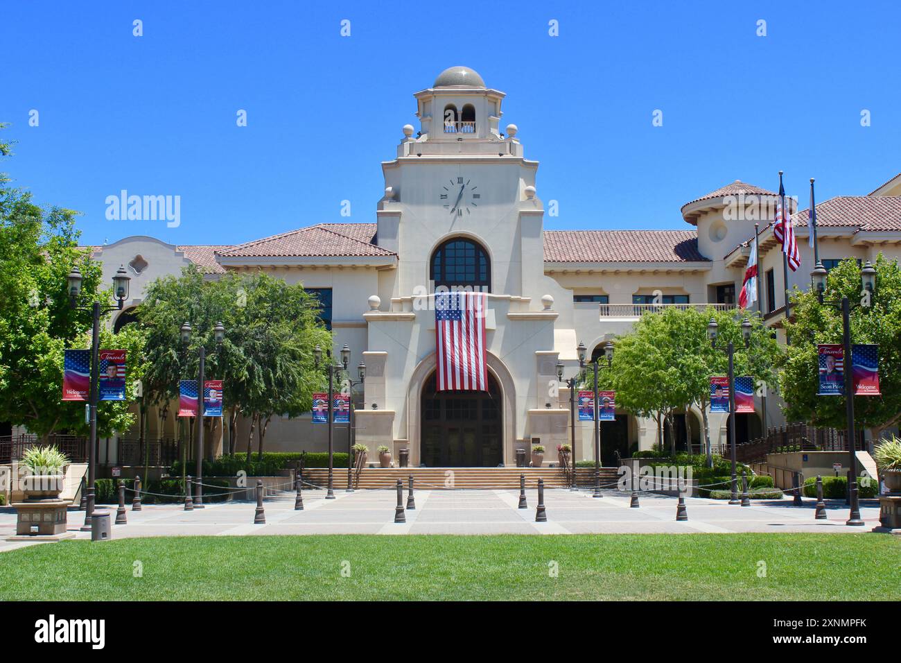 Civic center hi-res stock photography and images - Alamy