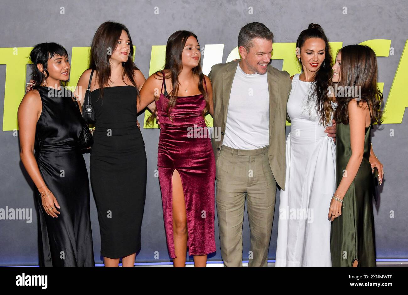 Alexia Barroso, left, Isabella Damon, Gia Damon, Matt Damon, Luciana ...