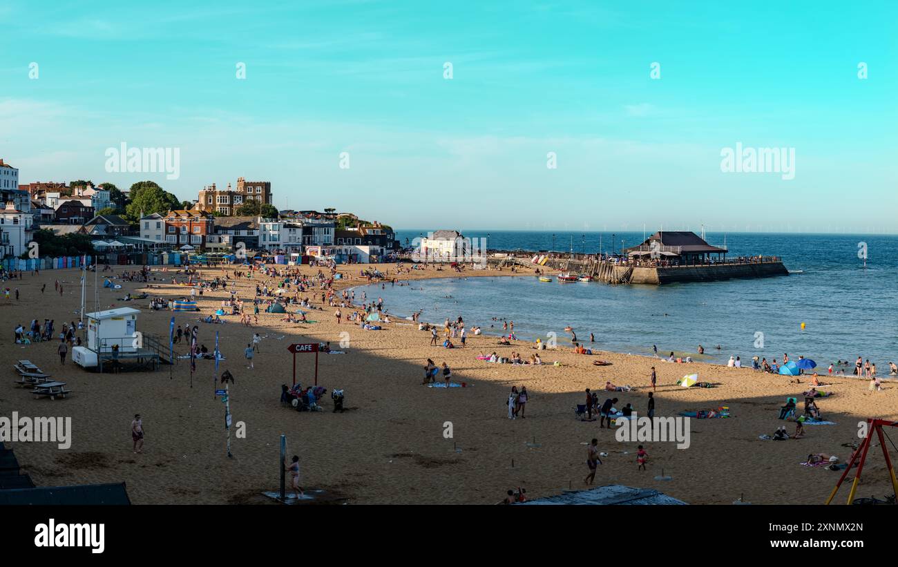 Golden sand viking bay hi-res stock photography and images - Alamy