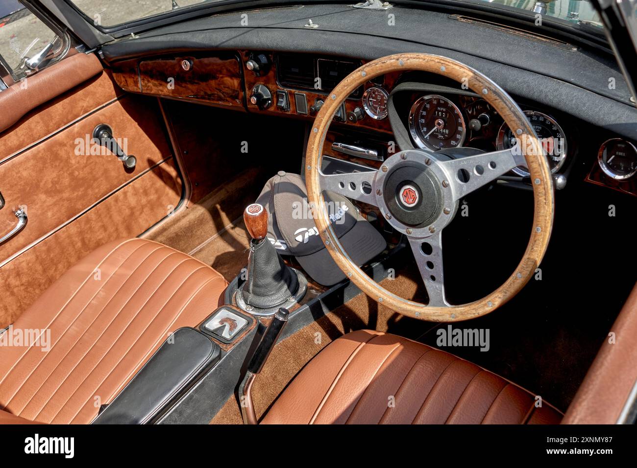 Mgb roadster hi-res stock photography and images - Alamy