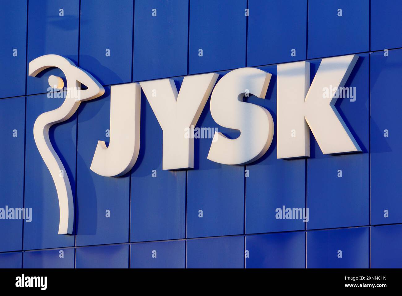 Home logo sign symbol hi-res stock photography and images - Alamy