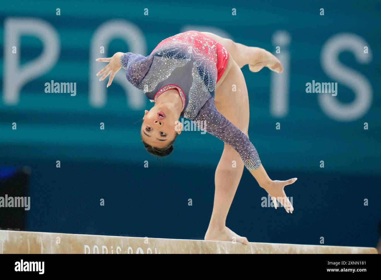 Suni Lee, of the United States, performs on the balance beam during the ...