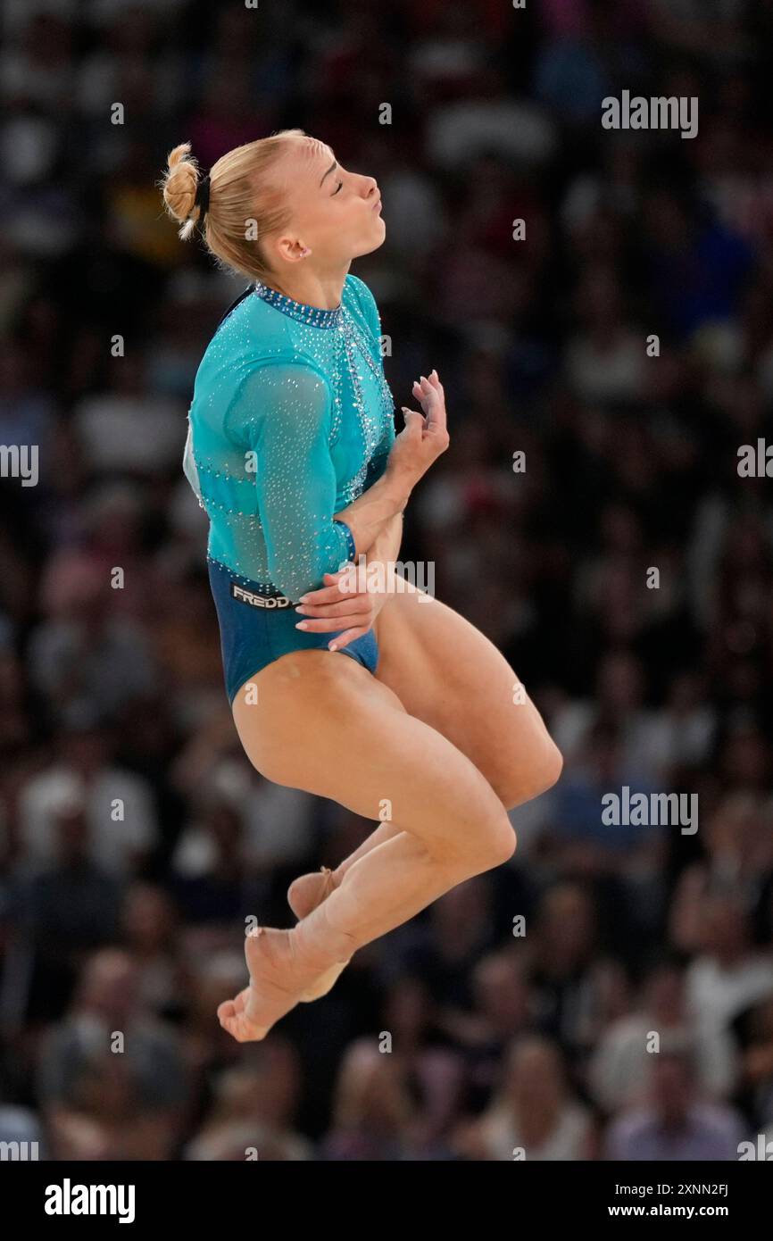 Alice D'Amato, of Italy, performs on the floor during the women's ...