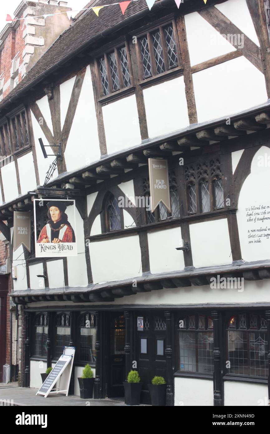 The King's Head public house on Mardol street in Shrewsbury, Shropshire ...
