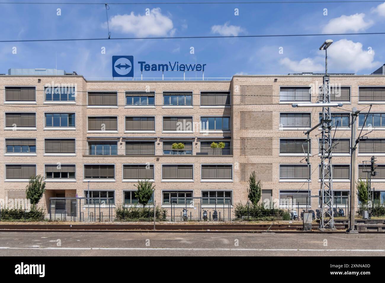 Fernsupport hi-res stock photography and images - Alamy