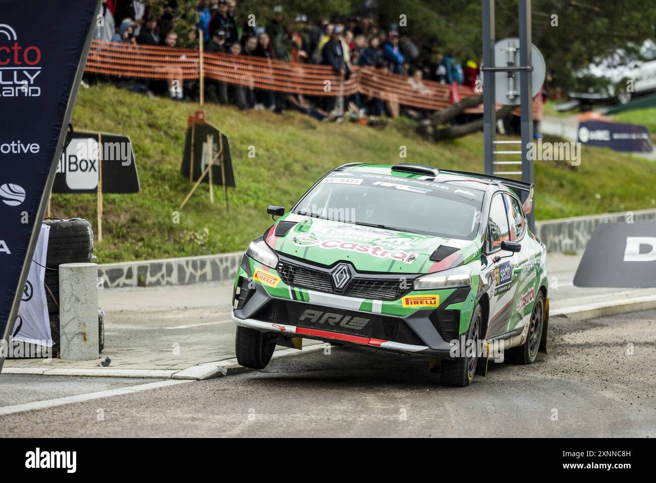 56 CHATILLON Matteo, CORNUAU Maxence, Renault Clio Rally3, action ...