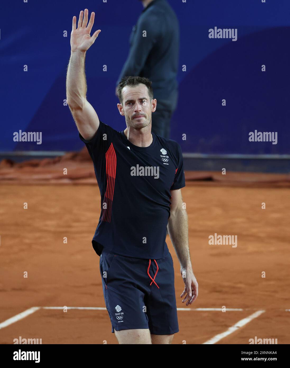 Paris, France. 01st Aug, 2024. Great Britain's Andy Murray waves ...