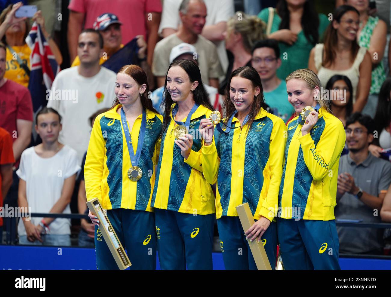 Australia with their gold medals after winning in the Women's 4 x 200m ...