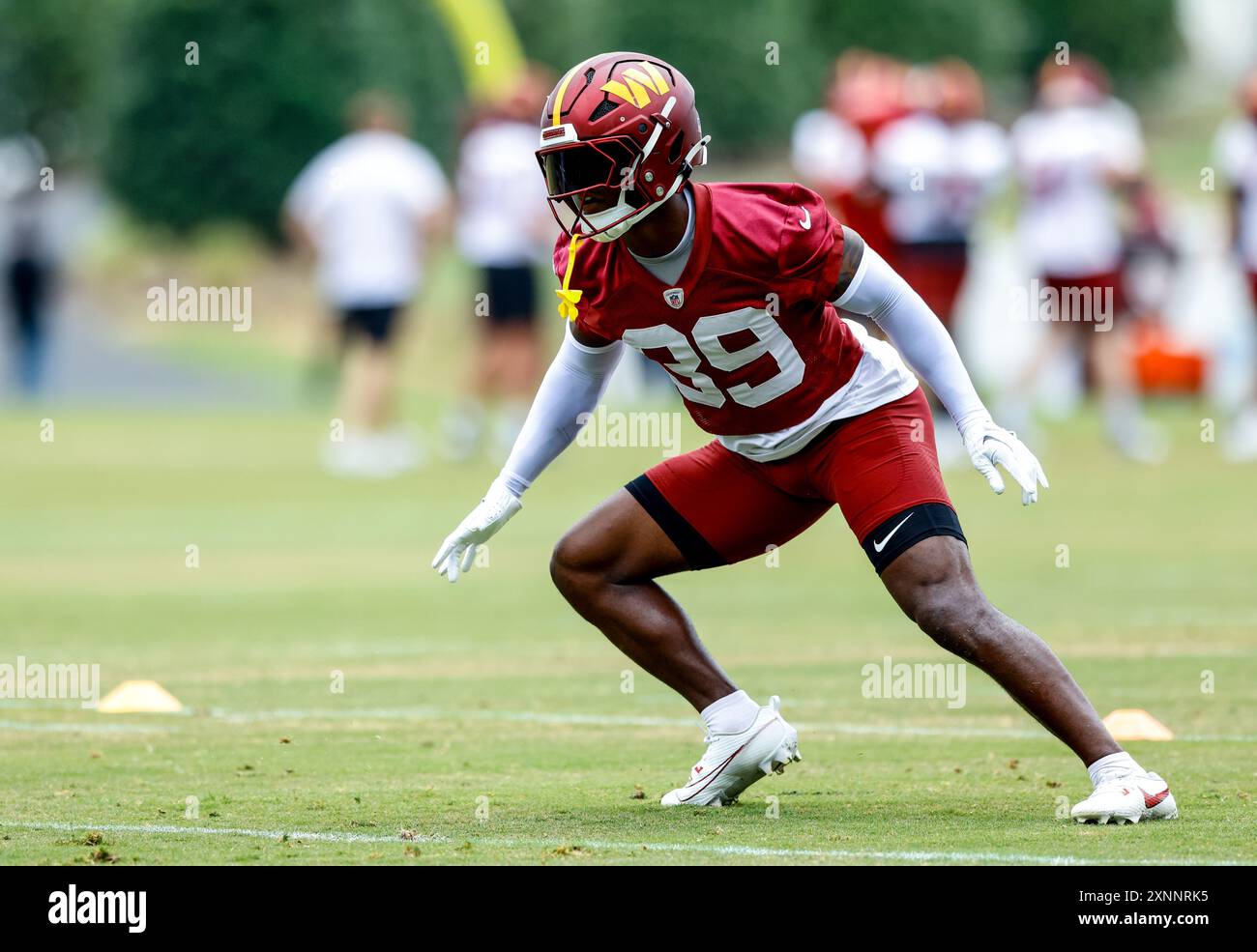 Washington Commanders safety Jeremy Reaves (39) running drills during ...
