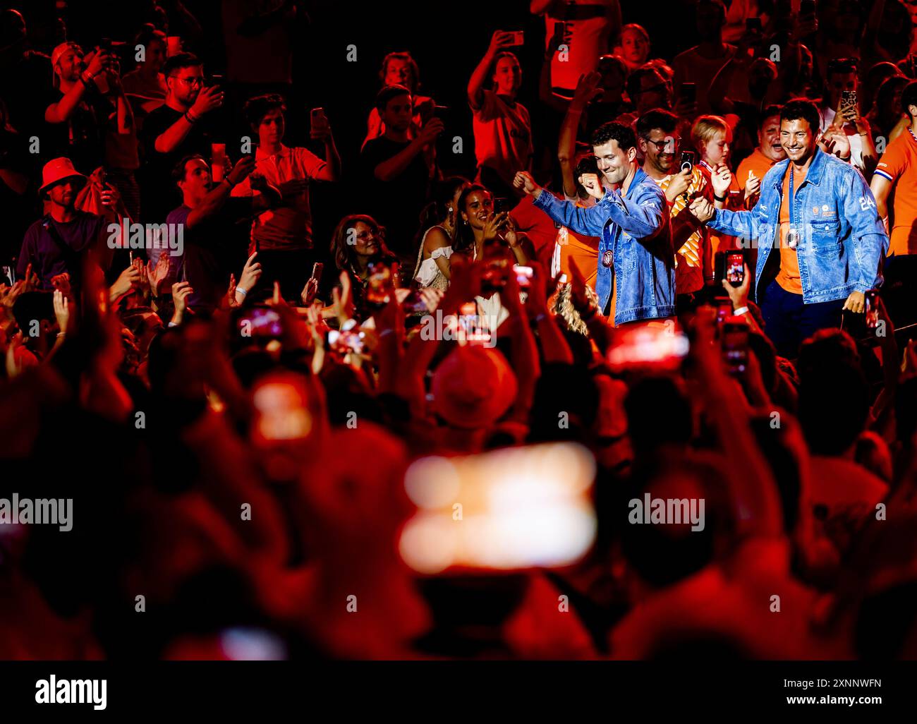 PARIS - Rowers Melvin Twellaar and Stef Broenink are being honored for ...