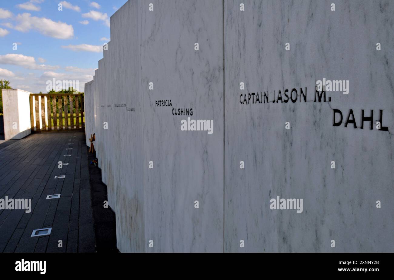 Flight 93's pilot, Captain Jason Dahl, is honoured with other victims ...