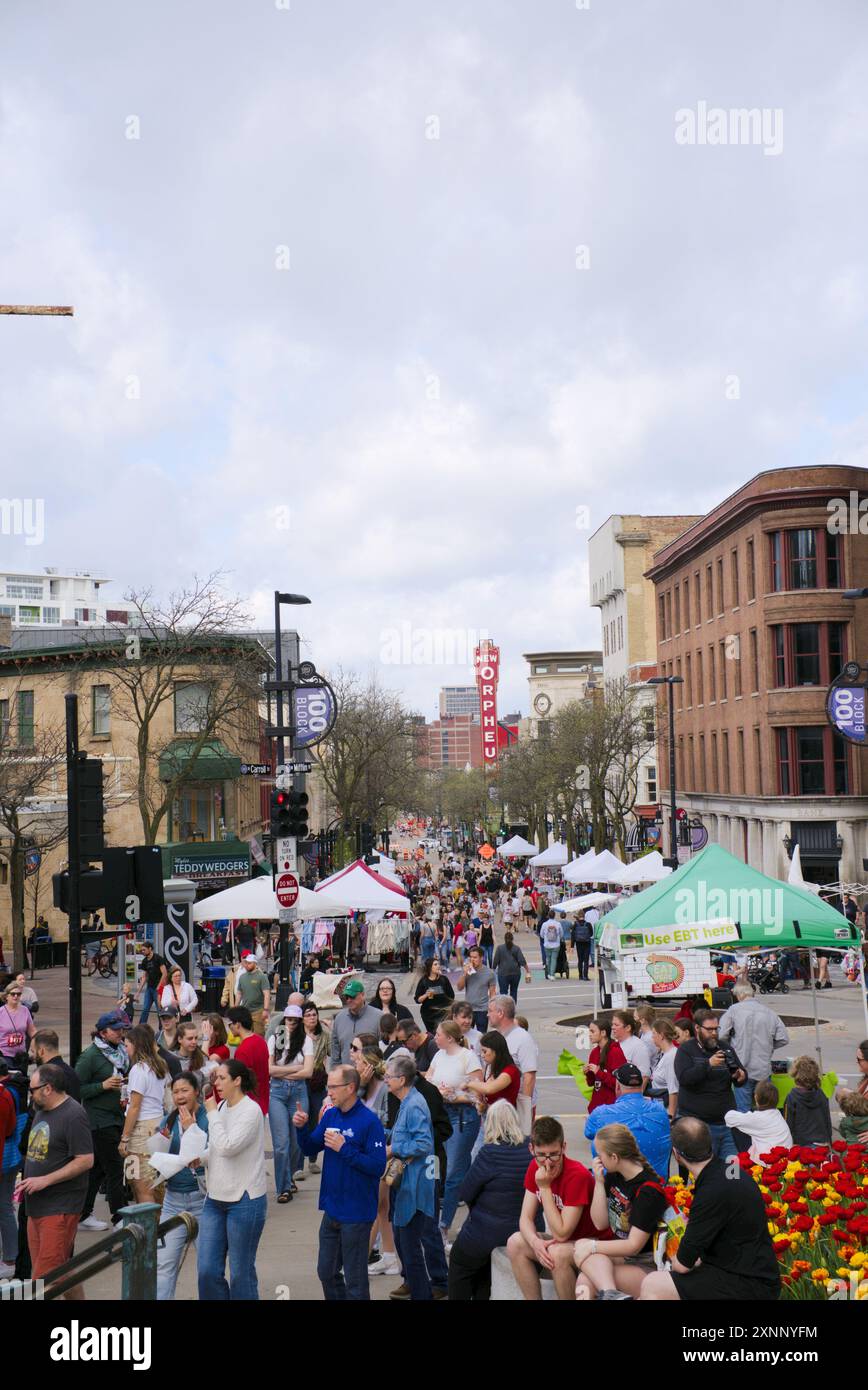 Madison State Street Farmer's Market Stock Photo - Alamy
