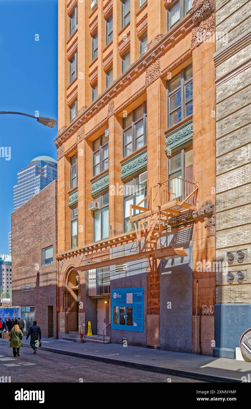 125 Cedar Street/120 Liberty Street is a block-through building ...