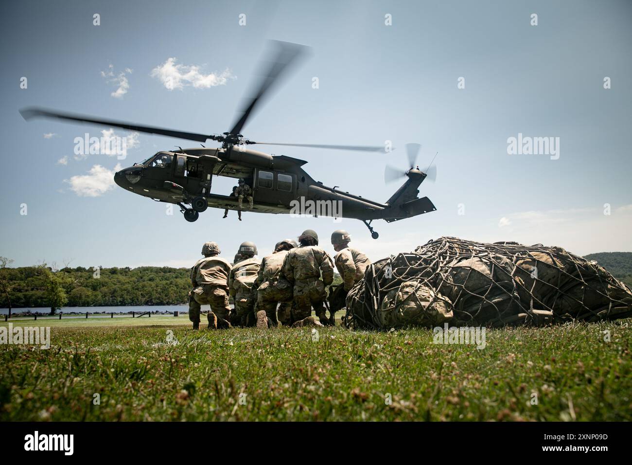 Soldiers with the 1st Assault Helicopter Battalion, 150th Aviation ...
