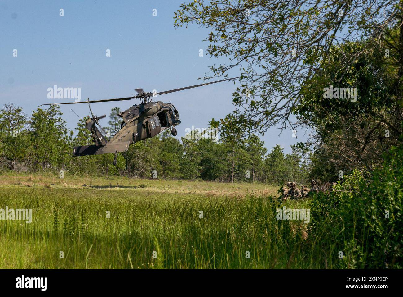 U.S. Army Operational Detachment Alpha (ODA) Soldiers assigned to the ...