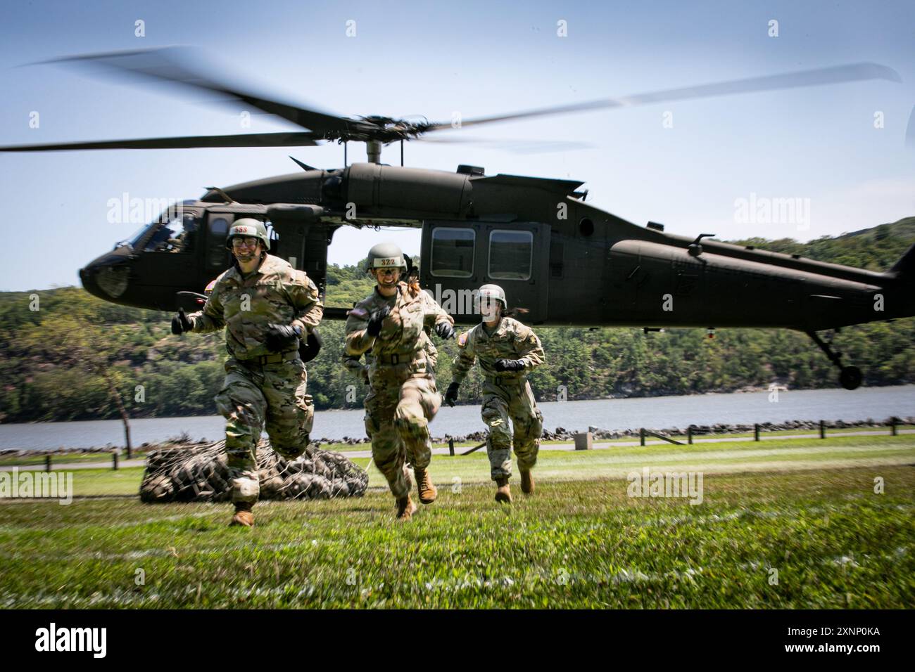 Soldiers with the 1st Assault Helicopter Battalion, 150th Aviation ...