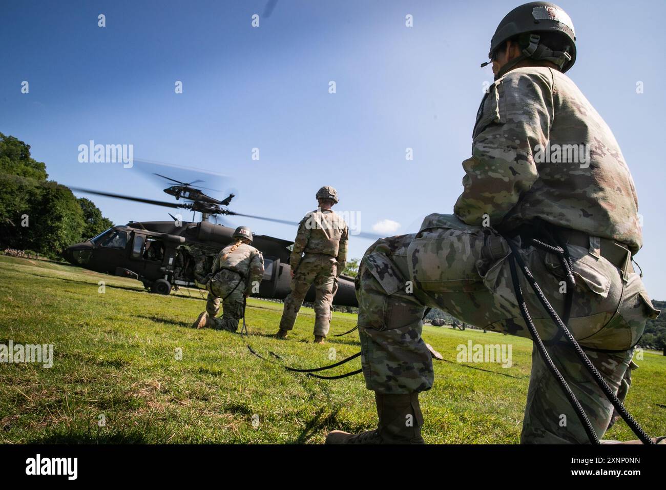 Soldiers with the 1st Assault Helicopter Battalion, 150th Aviation ...