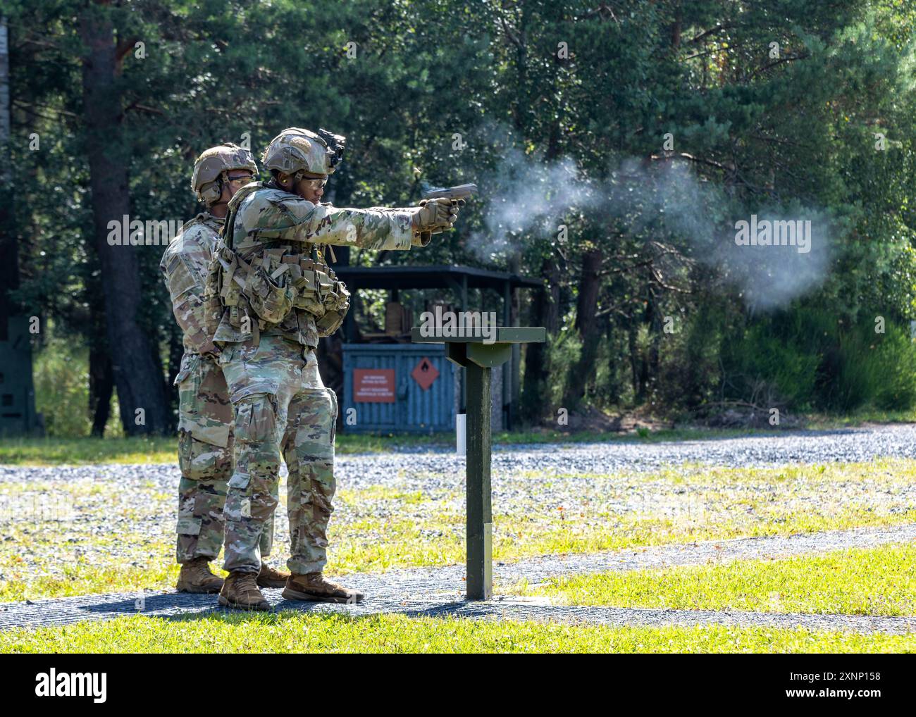 M17 pistol qualification hi-res stock photography and images - Alamy