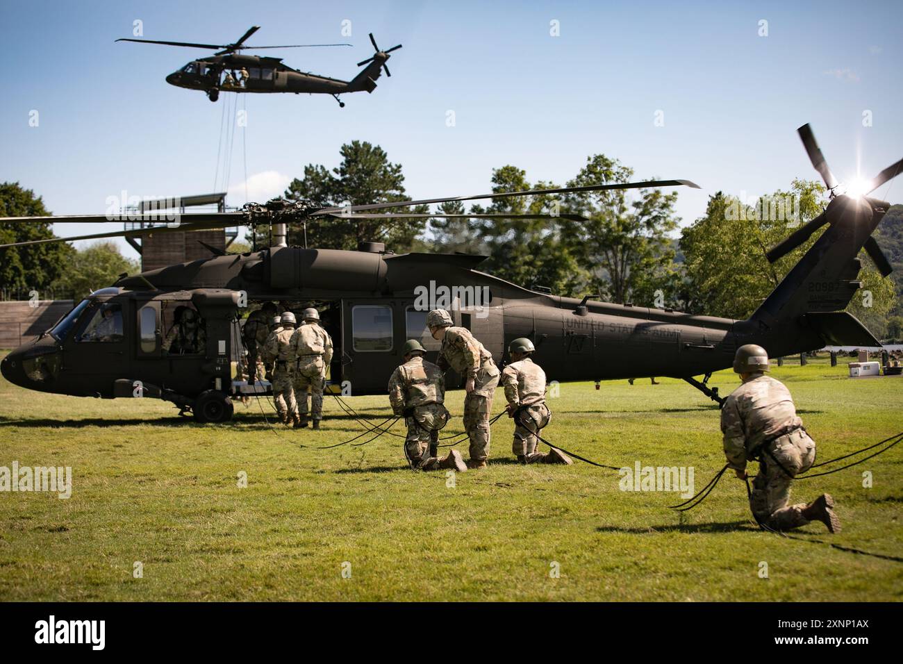 Soldiers with the 1st Assault Helicopter Battalion, 150th Aviation ...