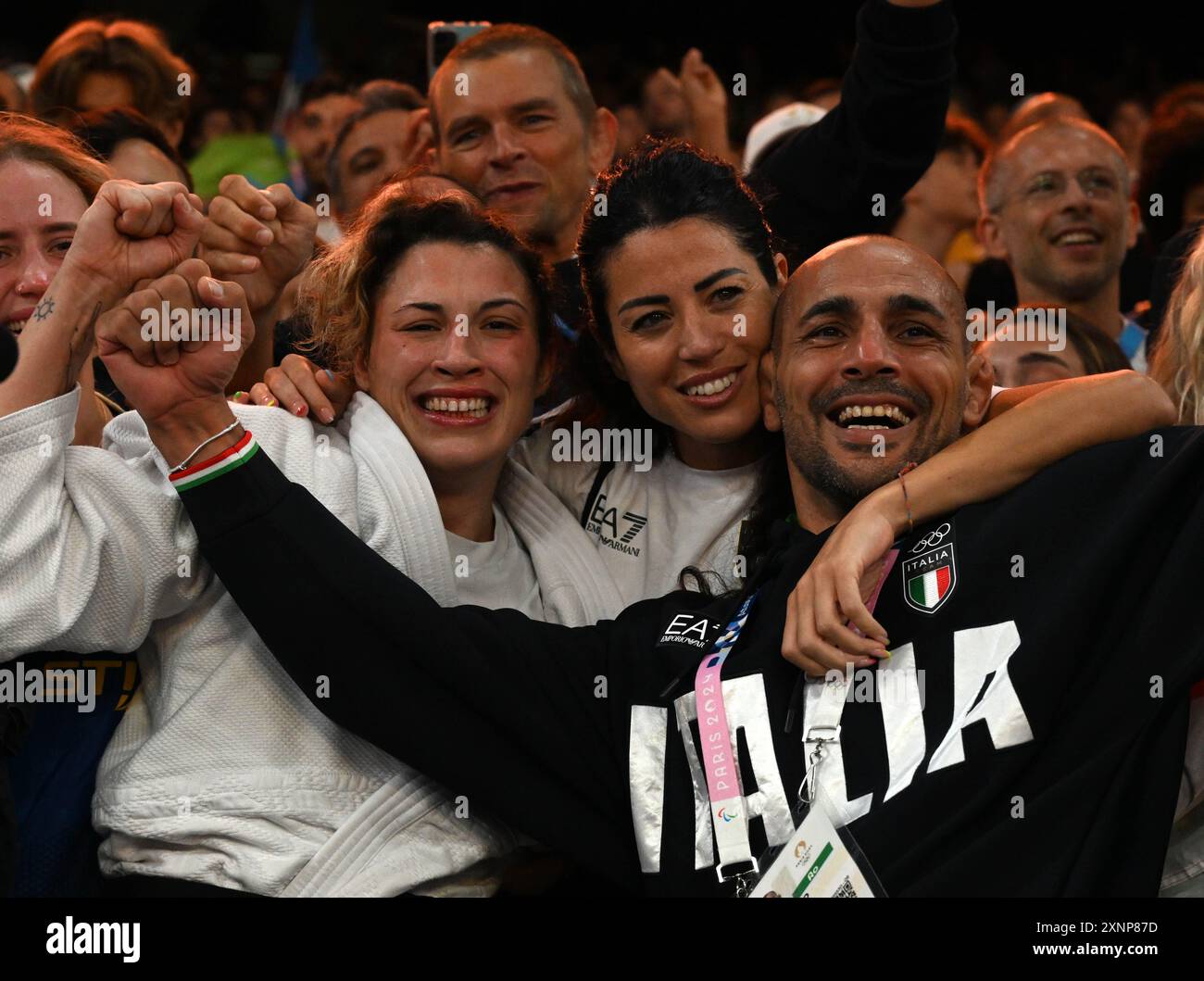 Paris, France. 1st Aug, 2024. Alice Bellandi (L, front) of Italy ...