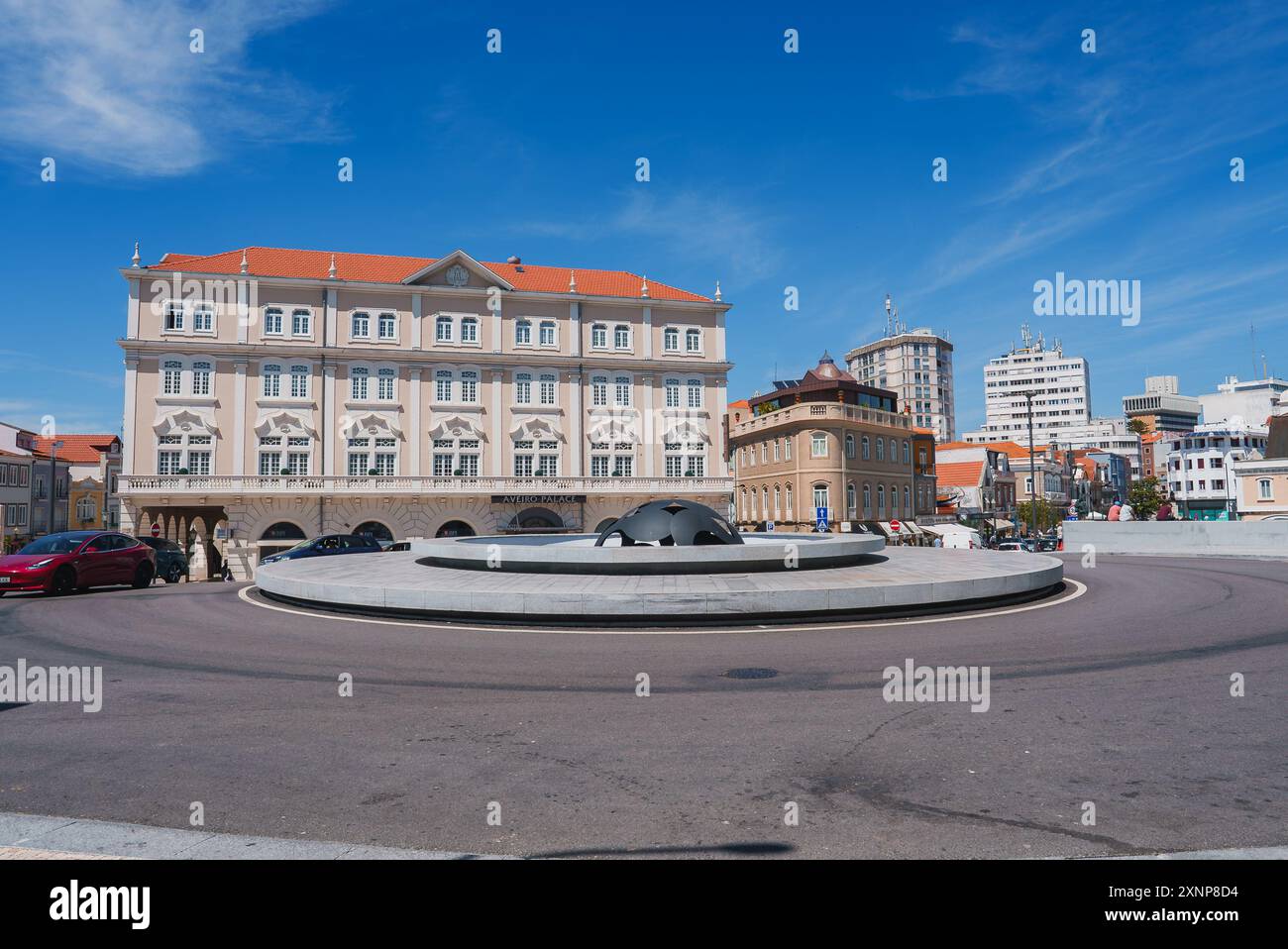 Notable roundabout hi-res stock photography and images - Alamy