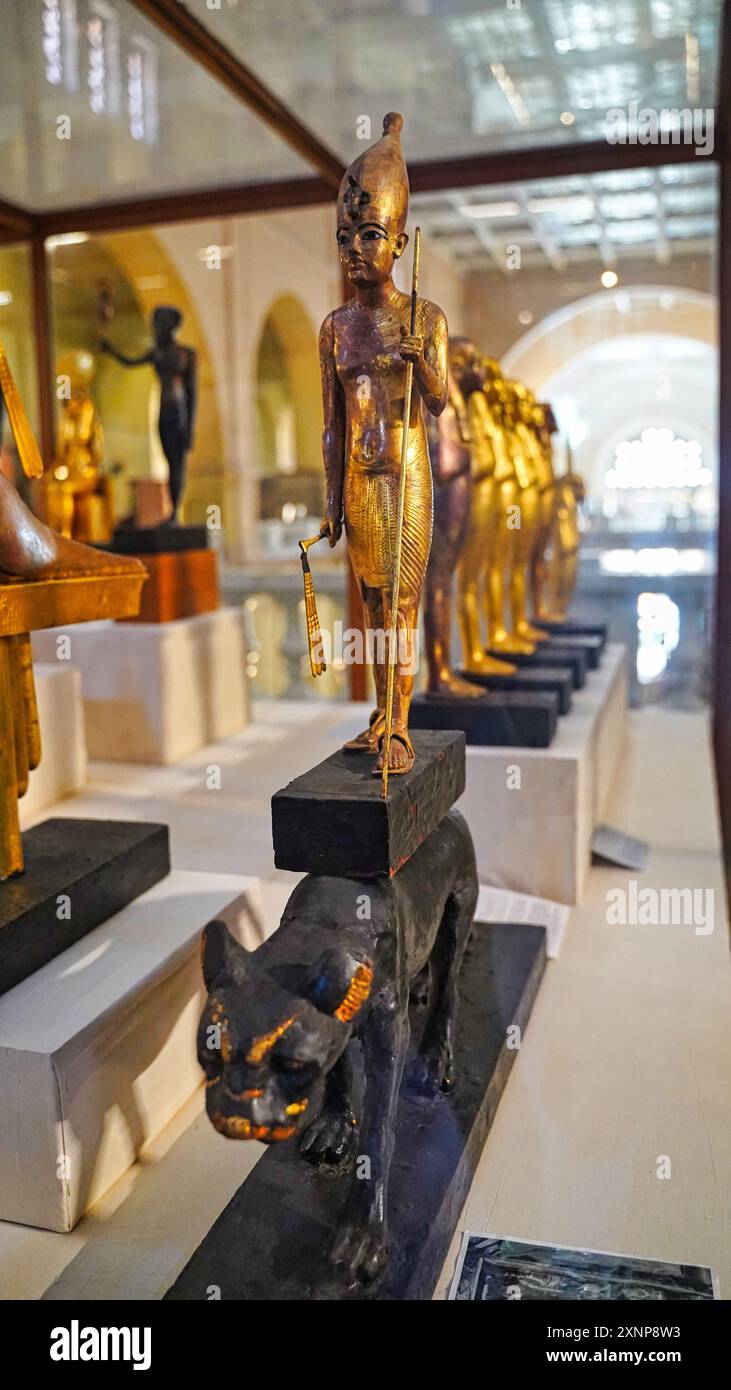 Cairo,Egypt,December 31,2019-Exquisite golden statue of Pharoah ...