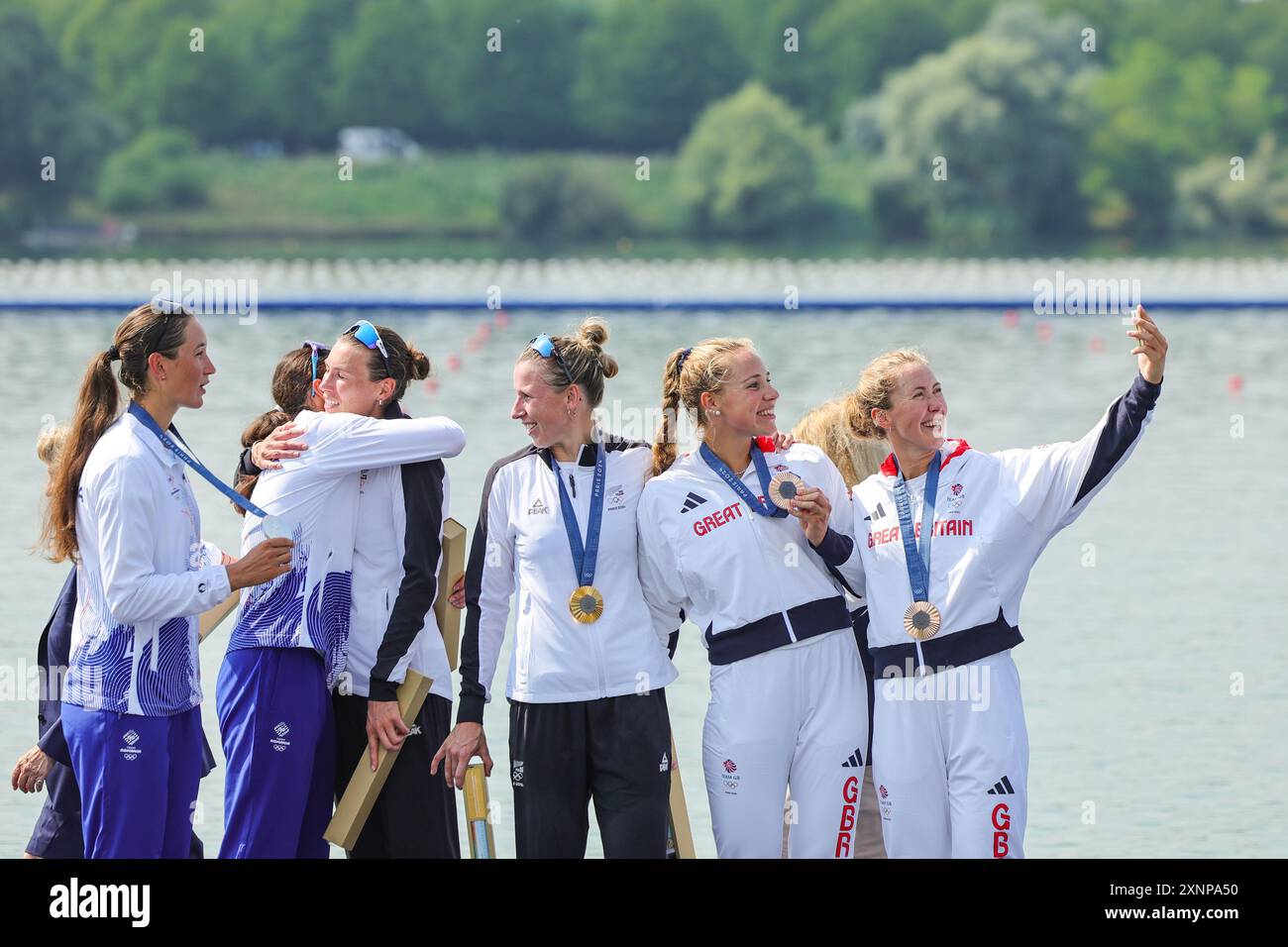 Vaires Sur Marne. 1st Aug, 2024. Gold medalists Brooke Francis (3rd R ...