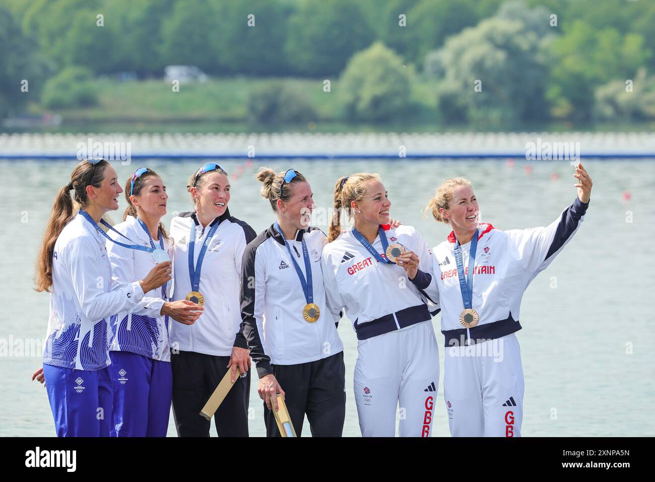 Vaires Sur Marne. 1st Aug, 2024. Gold medalists Brooke Francis (3rd R ...